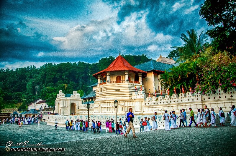 CharithMania: Sri Dalada Maligawa Kandy