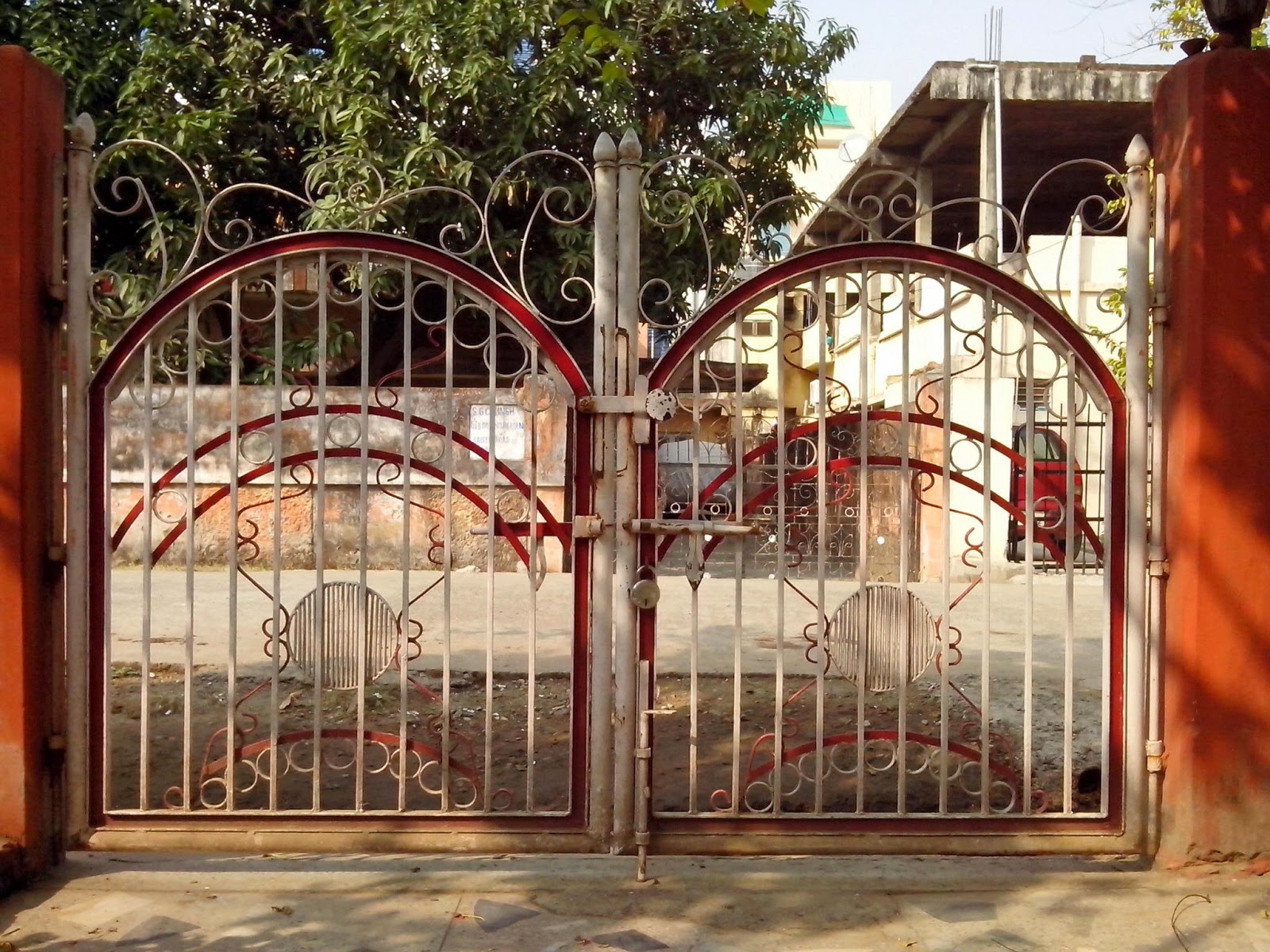 texturebox: Steel gate.