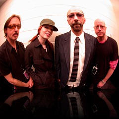 the garbage archive: La vocalista de Garbage Shirley Manson habla de la ...