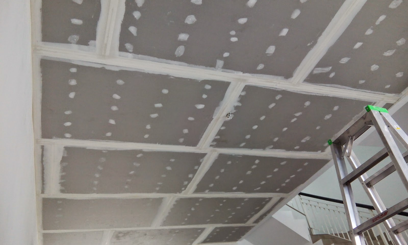 Plaster Ceiling and Wall (drywall gypsum construction): Flat plaster ...