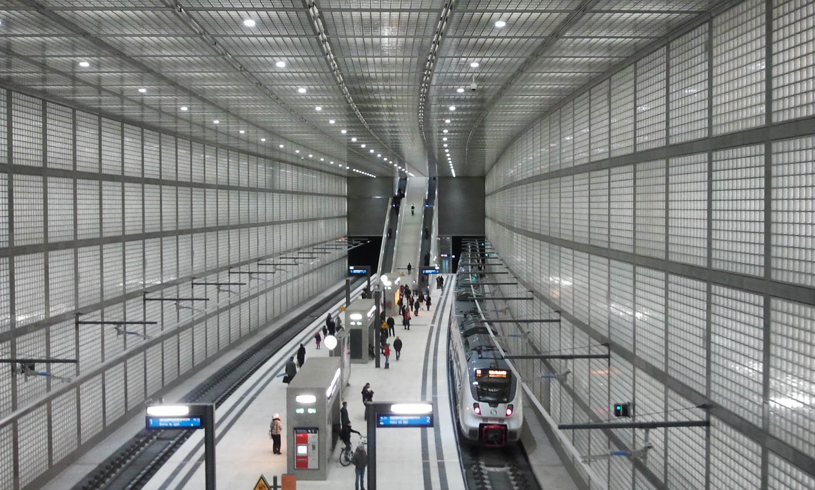 New underground station in Leipzig : Cyberpunk
