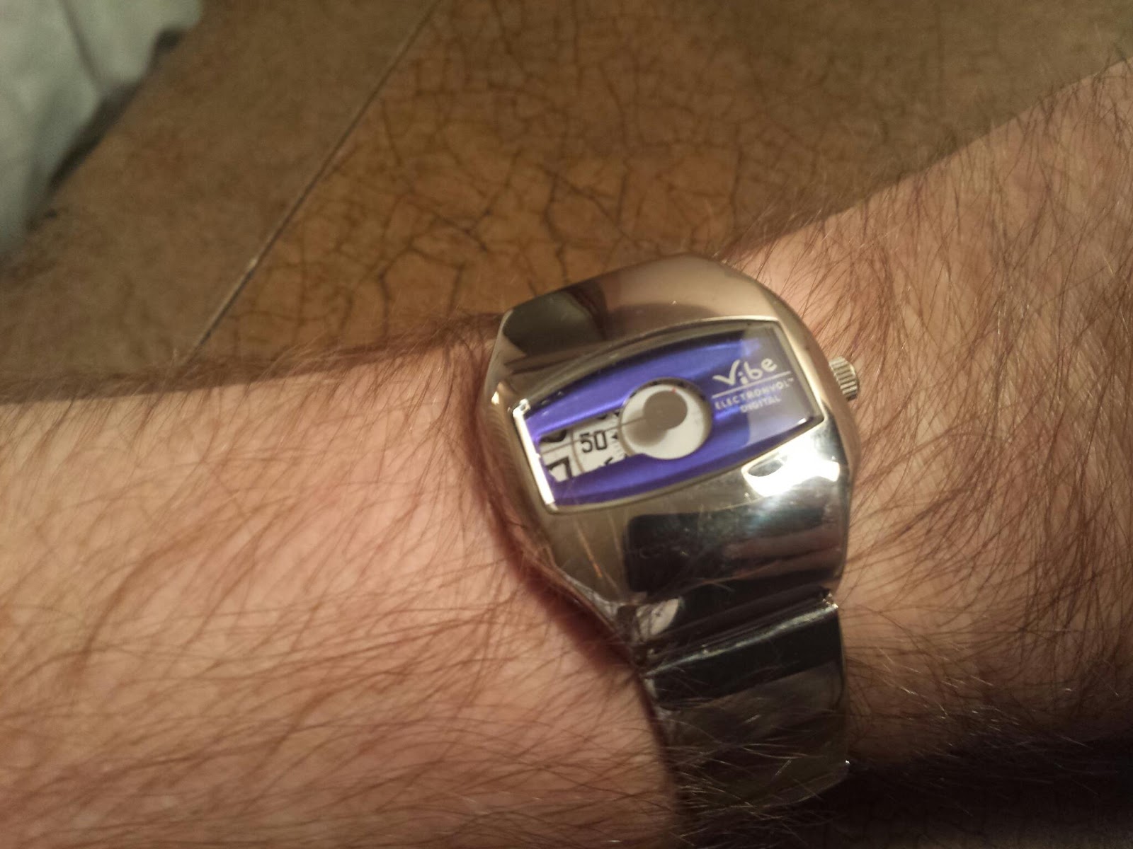 Which Watch Today...: Electronvolt Vibe Jump-Hour style watch