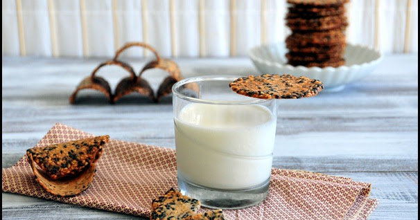 uTry.it: Sesame Cookie Crisps and Sesame Tuile—with Pictorial