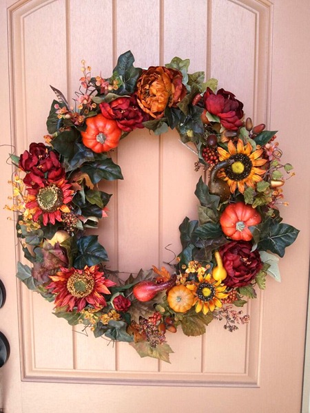 Tracy's Trinkets and Treasures: My Friends Made Some Cute Fall Wreaths