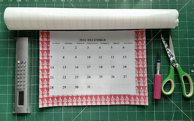 nostalgiecat: DIY Calendar and Blackboard Organiser....