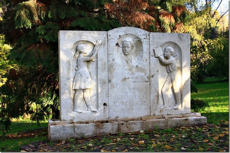 J Ruiz en la red: Estatuas de Madrid. Monumento a Elena Fortún