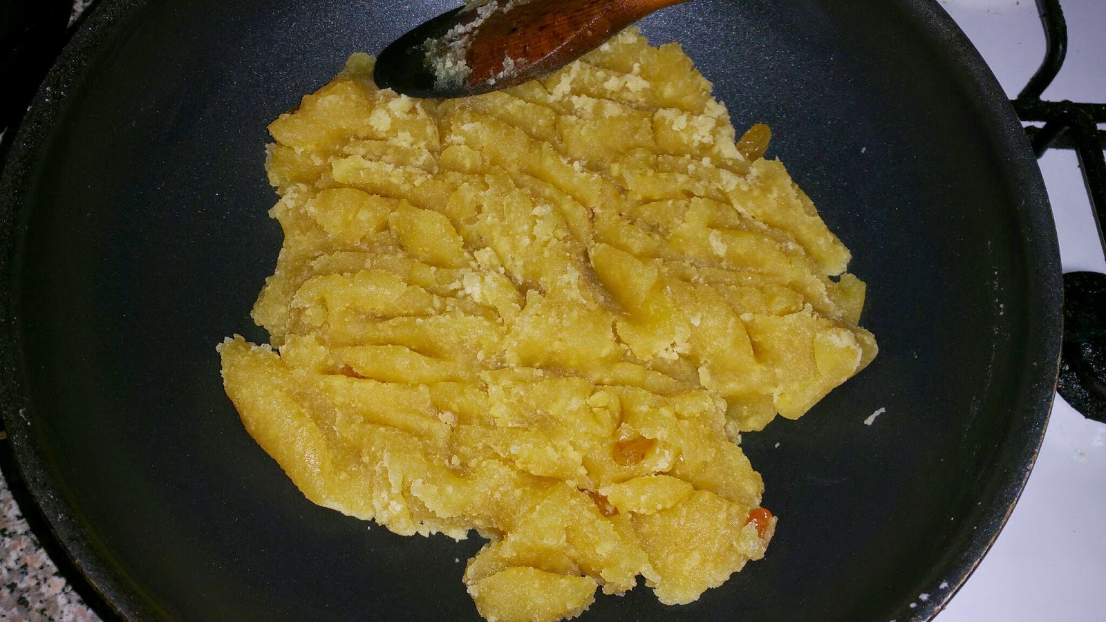 The Travelling Undhal: Tusha shinni/halwa