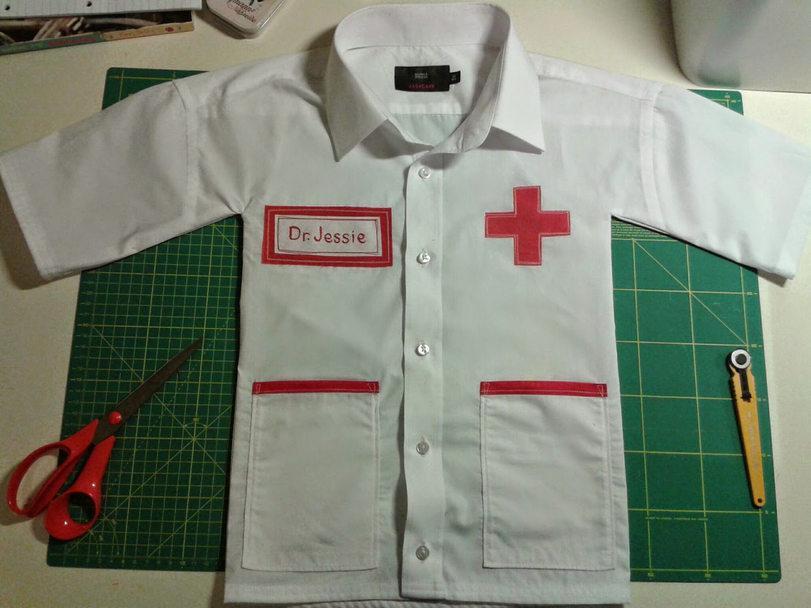 Ellie, Boo and Beans: Tutorial: Old Shirt to Doctor's Coat