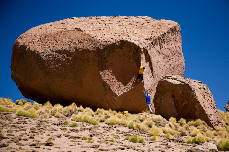 Mickaël Fuselier climbing "Sot l'y laisse" 7c+, Tuzgle, Aregentina ...