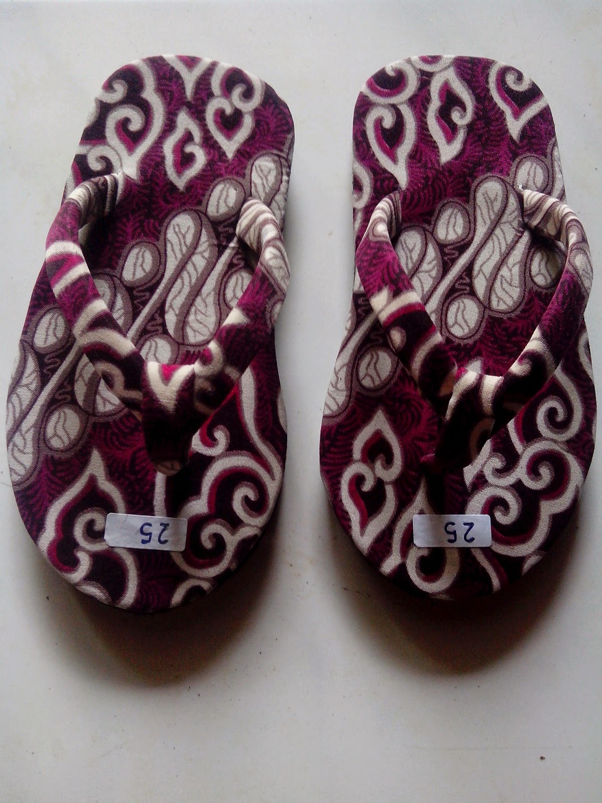 Sandal Batik "Ratu-Ruku": Sandal batik anak...