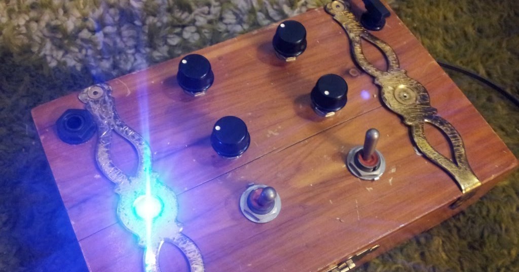 MATRIXSYNTH: 4093 wooden box synth