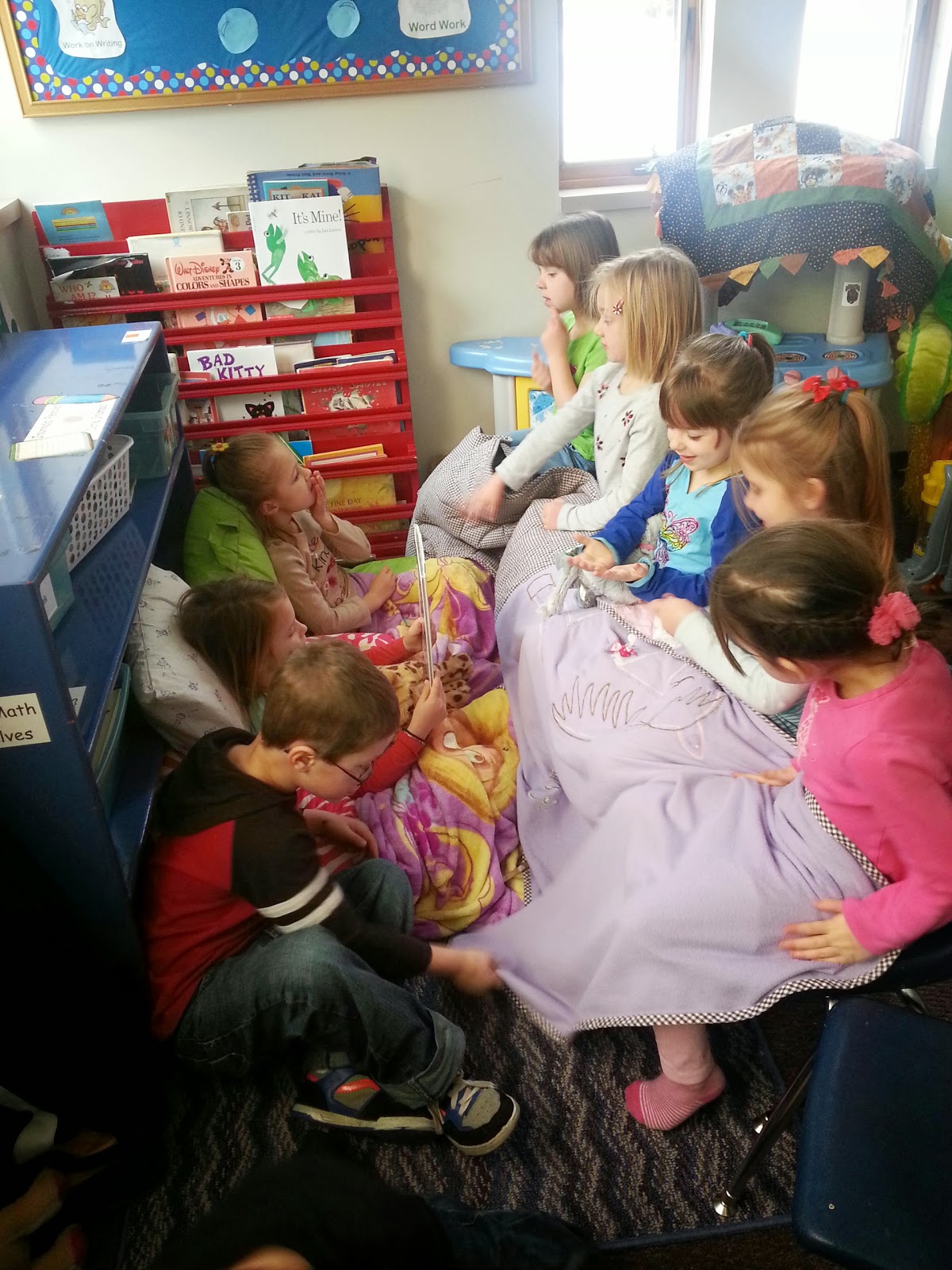 Kindergarten with Ms. Evenson!: Choice time. Playing school :)