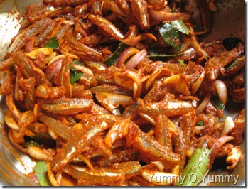 Chooda / Podimeen / Anchovy Fry | Yummy O Yummy
