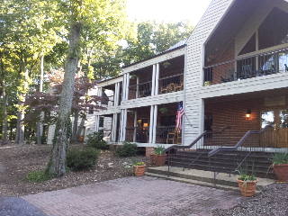 Frohlichs Go West: Iris Inn - Waynesboro, va