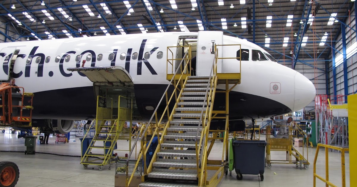 Vince's World: Tour of the Monarch Airlines hangar at Manchester