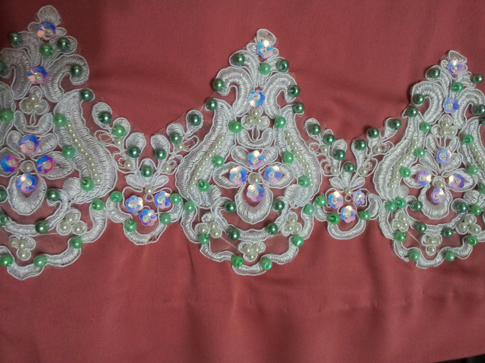 Mama Aimi Najla Arissa: Jahit manik