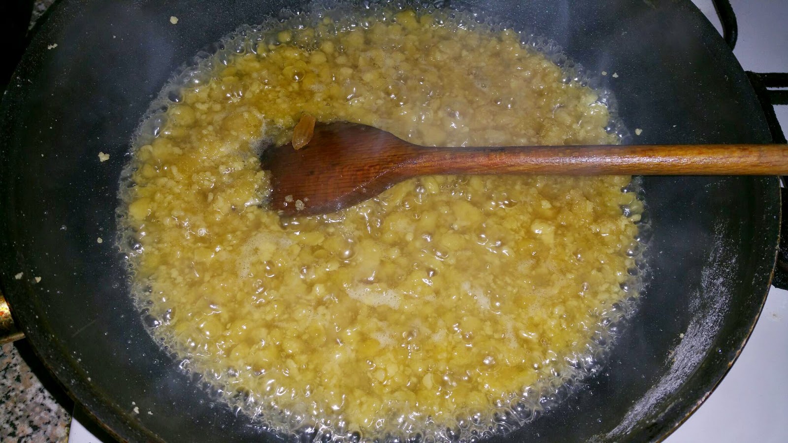 The Travelling Undhal: Tusha shinni/halwa