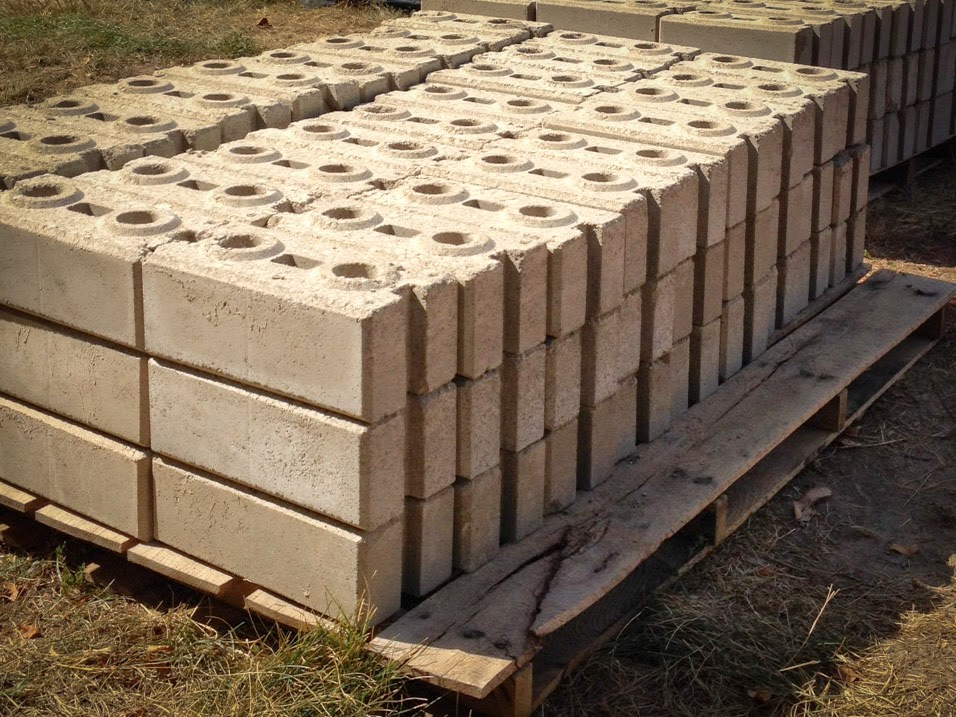 UJENZI ZONE: HYDRAFORM BLOCKS NDIO HABARI YA UJENZI WA KISASA