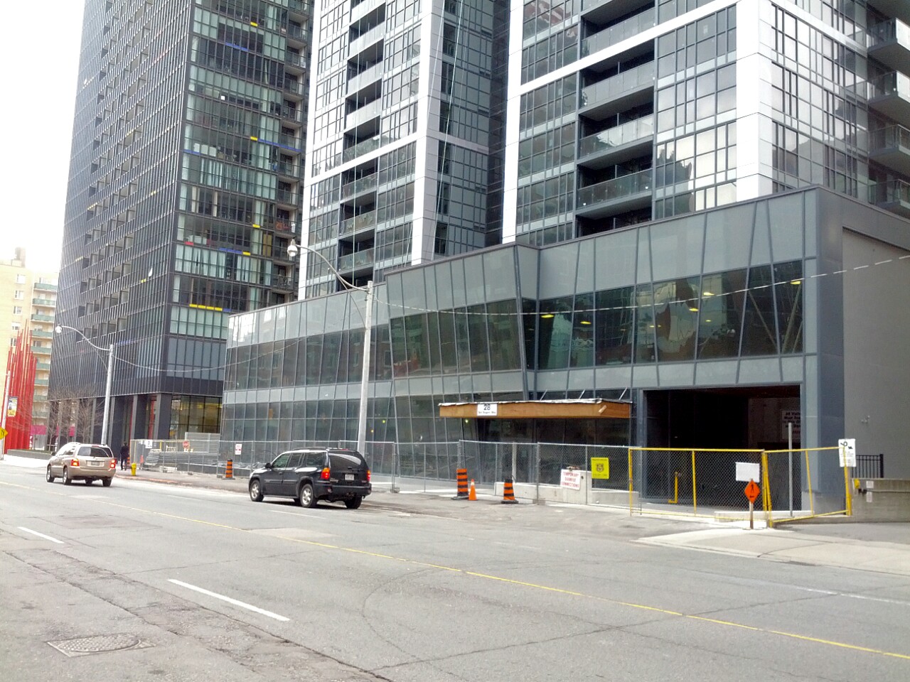 Toronto Skyscraper and Condo Blog: Couture and X Condo Ground Level