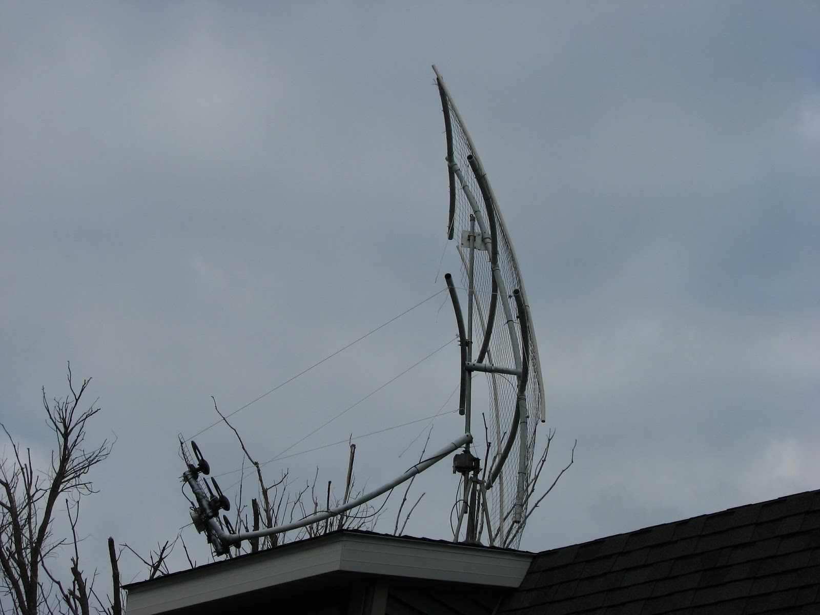 Audio, etc.: Parabolic UHF Troposcatter Antenna for TV and Amateur Radio