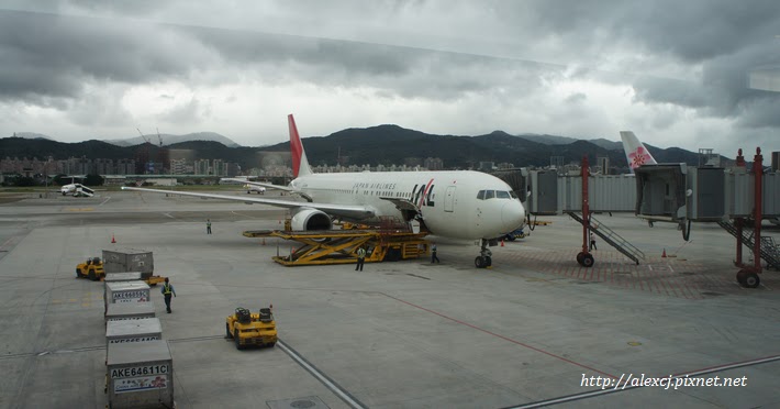 茗閒情 悠遊心: 日本航空 Japan Airlines 767-300ER - JL30（松山-東京羽田）