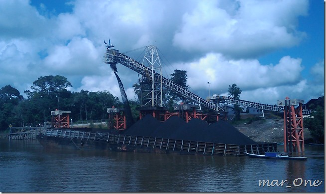 Marwan's Gallery: Loading Coal Mining at Jetty AKT, Muara Tuhup