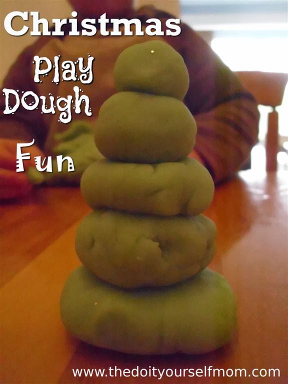 The Do-It-Yourself Mom: Preschool Holiday Activity: Play Dough Christmas