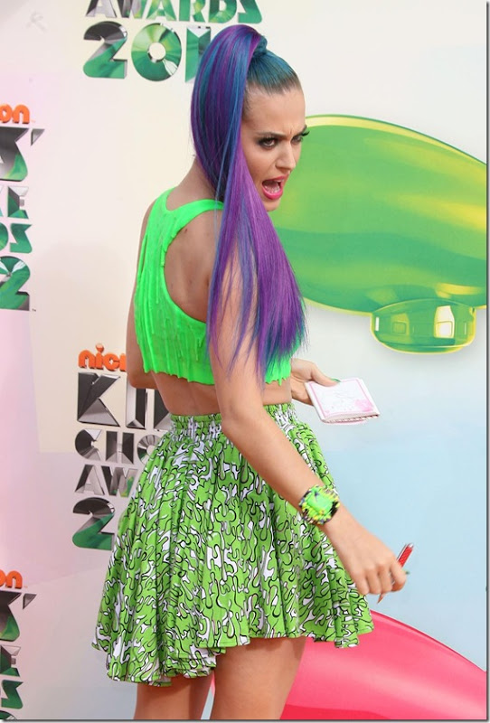 Katy Perry Rocks a Green Slime Outfit [13 Photos]