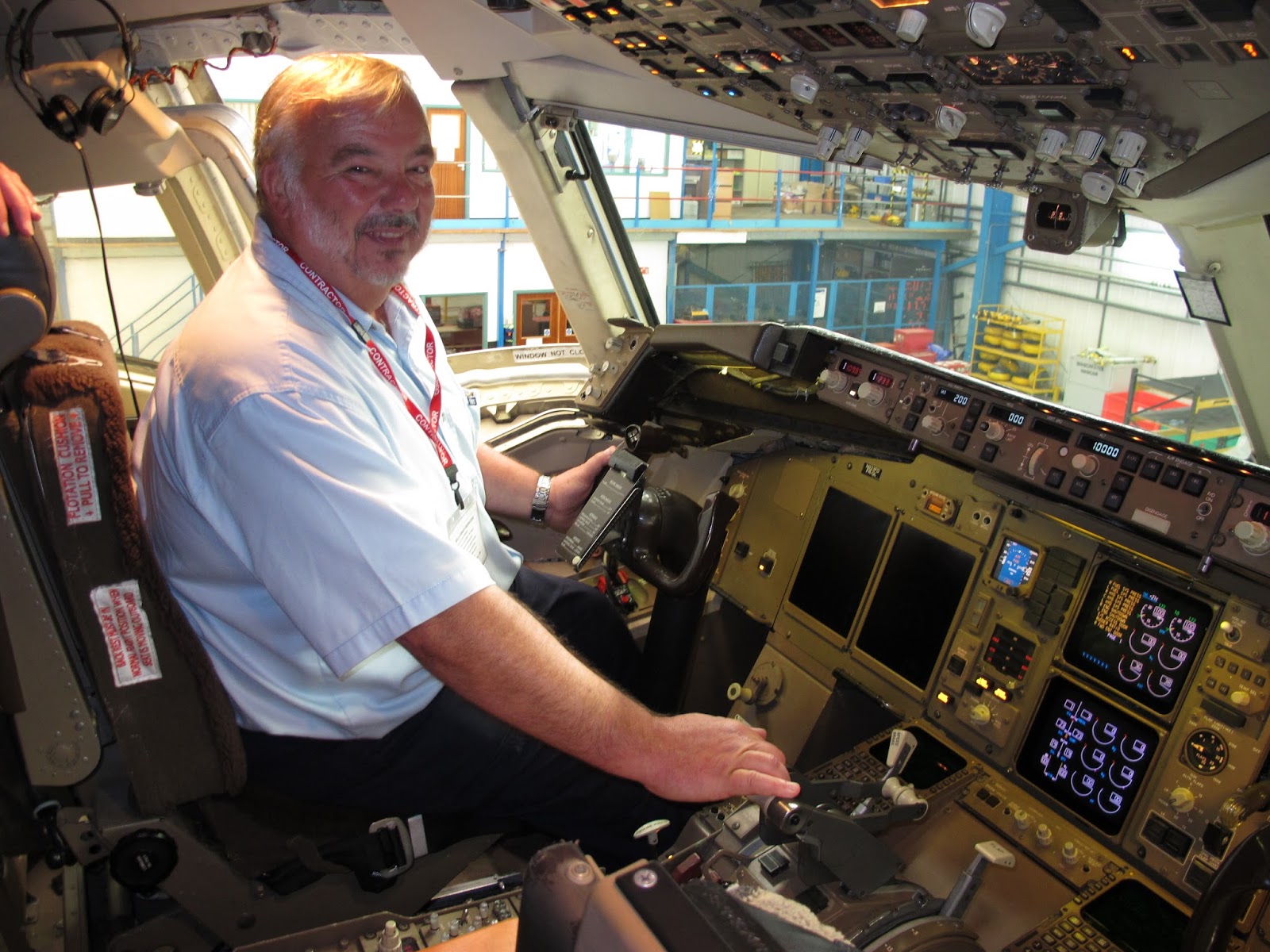 Vince's World: Tour of the Monarch Airlines hangar at Manchester