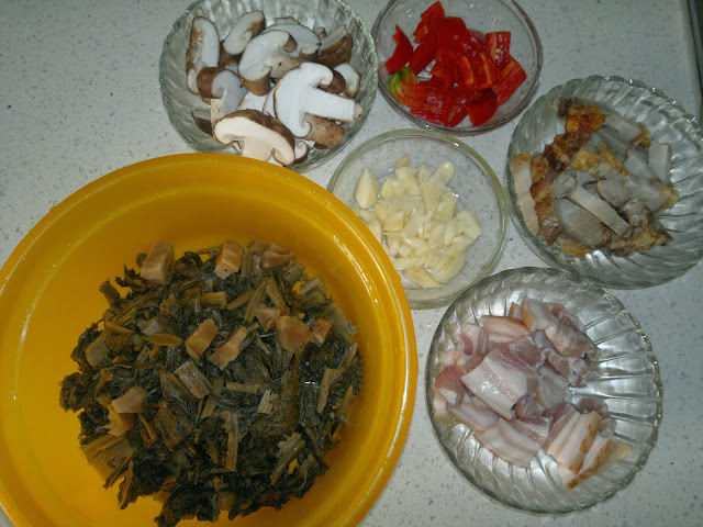 Home Cooked Dishes: Stewed Mei Cai with Pork Belly