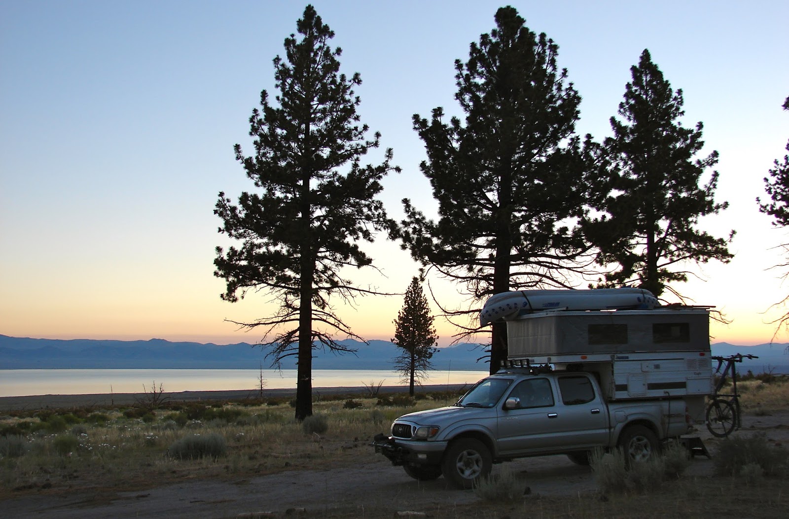 Our Four Wheel Camper: Mono Lake - "glassy with barely a ripple"