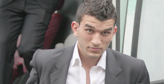 Amir Sayoud signe un contrat de prêt de 6 mois au profit du MC Alger ...