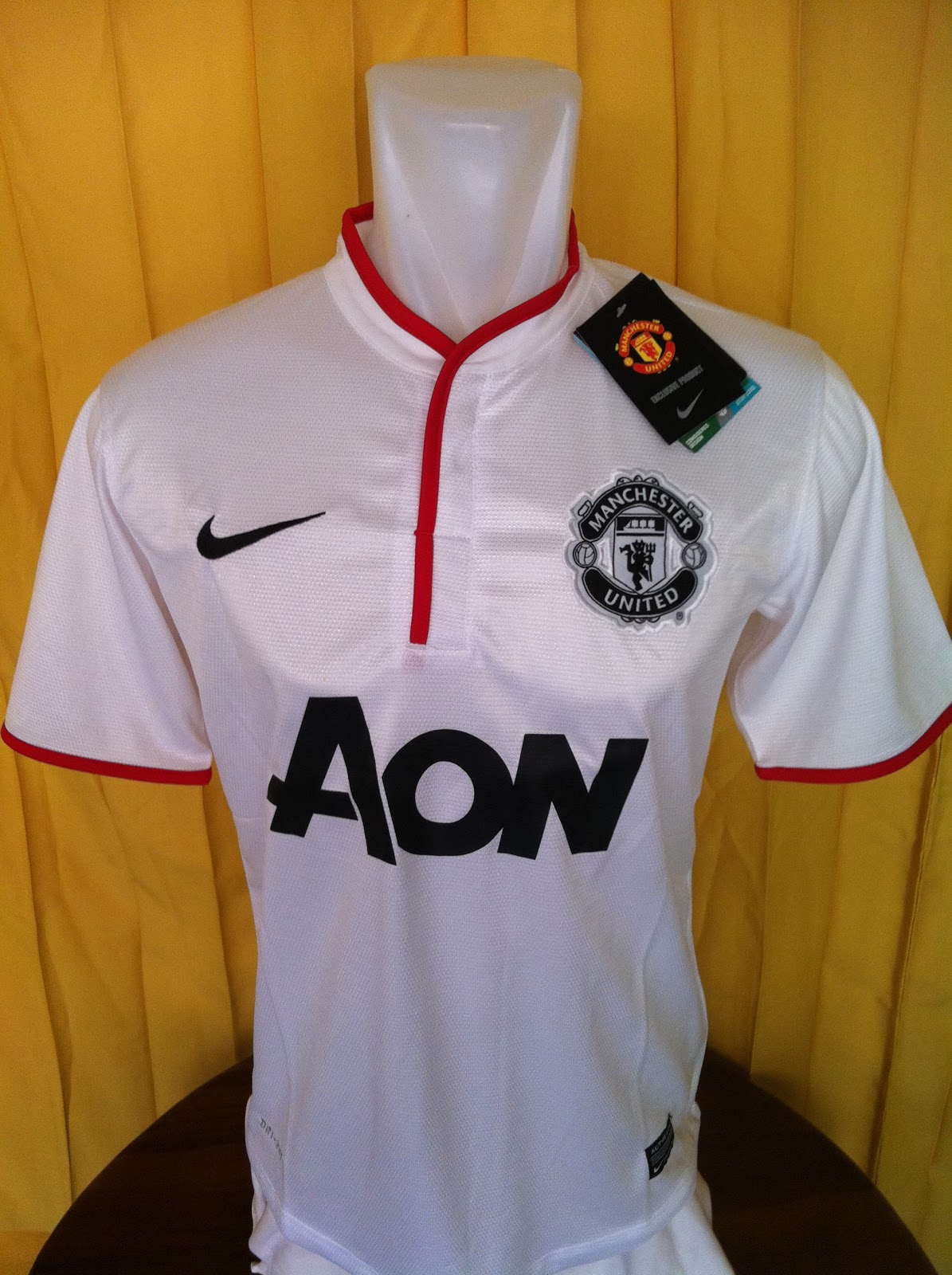 Gaya Busana / Koleksi Fashion: baju bola manchester united home/away