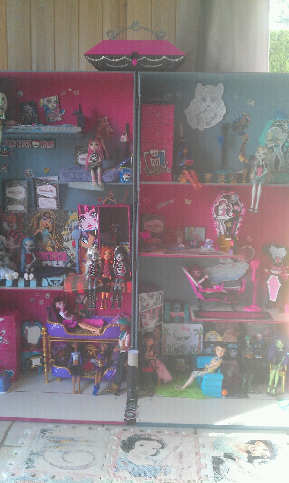 RAFAEL CAMPER: Casa monster high