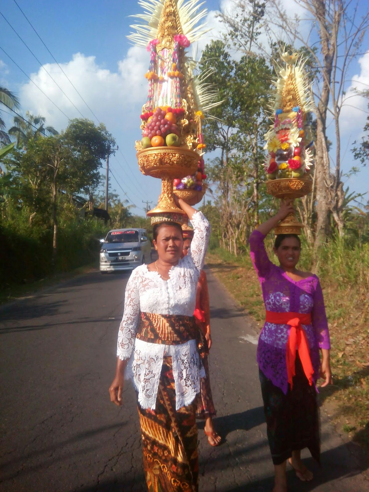 Taking Photos of The Balinese Ladies