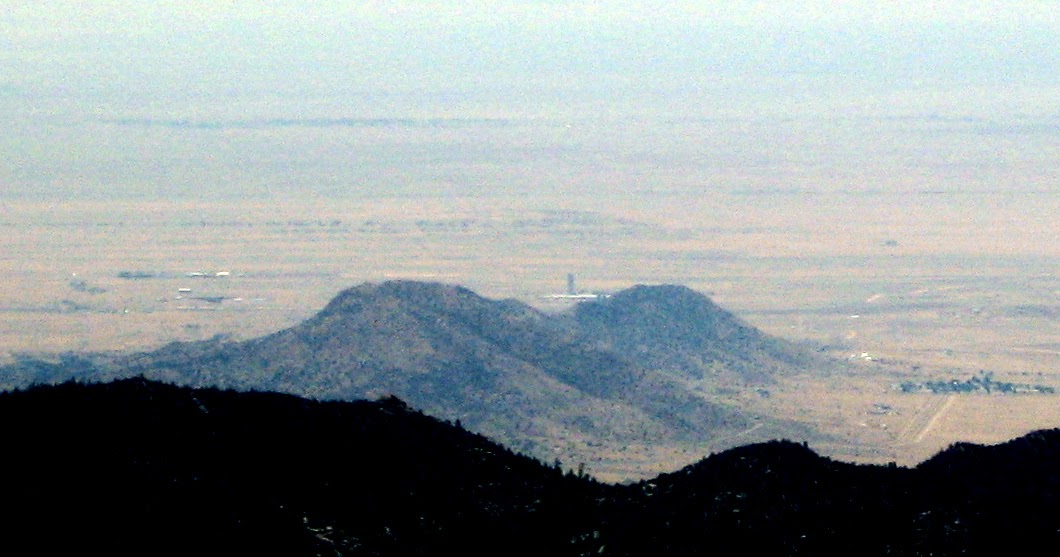 Camping Canadian: The Manzano Base