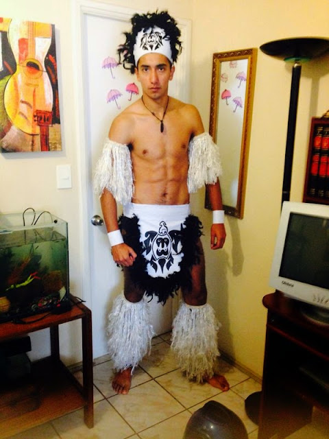 Traje Típico de la Isla De Pascua