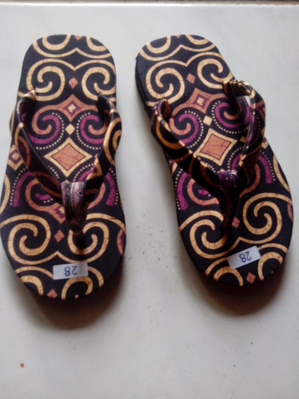 Sandal Batik "Ratu-Ruku": Sandal batik anak...