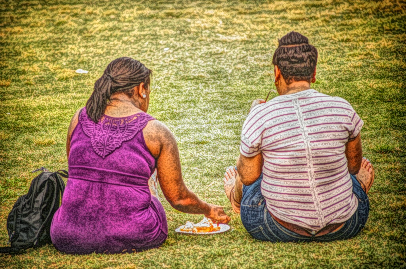 33 random pictures of people