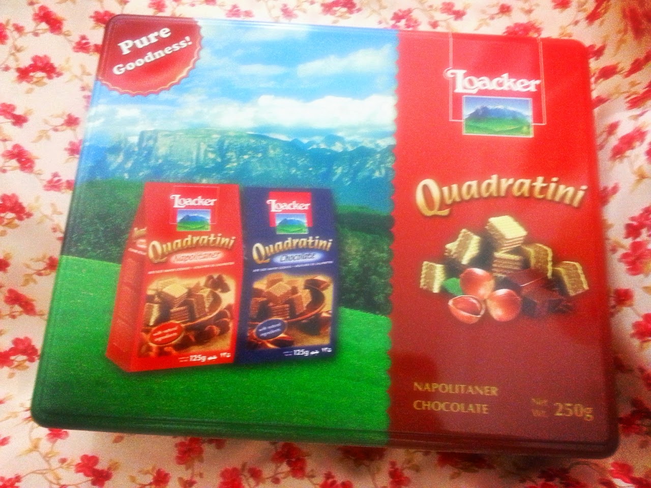 Gostan Sikit: Loacker - Quadratini metal box tin