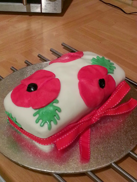 Southern Fairy Designs: Poppy Birthday Cake