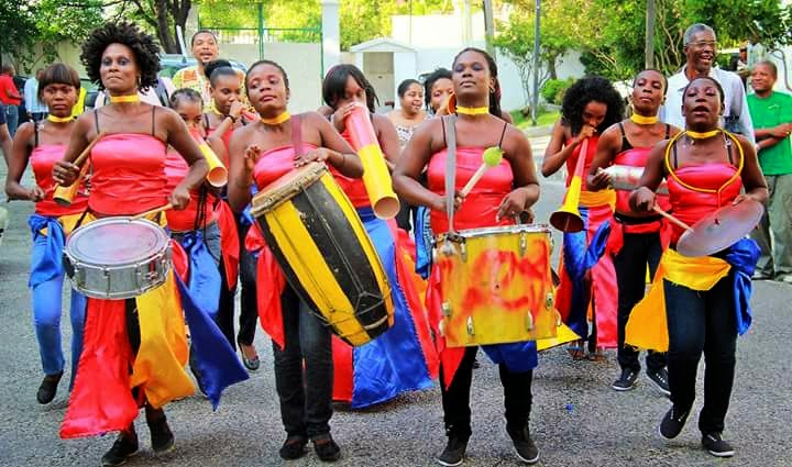 Prestation de Rara Fanm au @MCultureHT | Voir toutes les photos ici ...