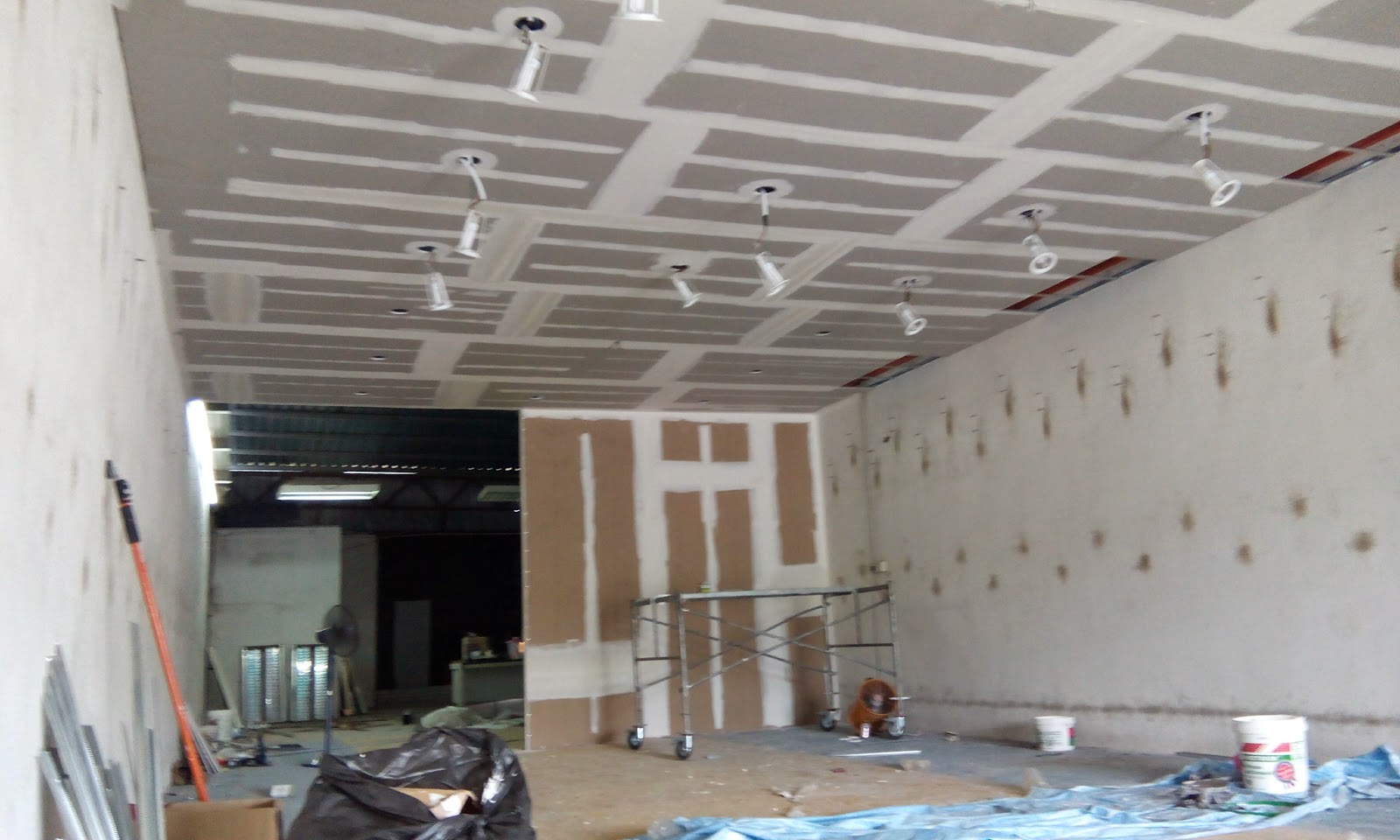Plaster Ceiling and Wall (drywall gypsum construction): Plaster ceiling ...