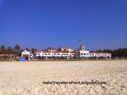 Tour Diary: Around India: Malpe Beach : Famous beach and St. Mary's Island