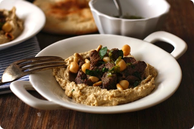 Kawarma de cordero con hummus y salsa de limón - Lola en la cocina