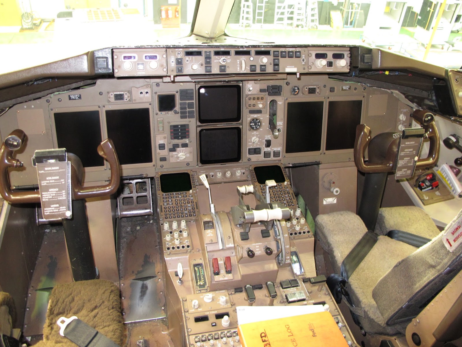 Vince's World: Tour of the Monarch Airlines hangar at Manchester