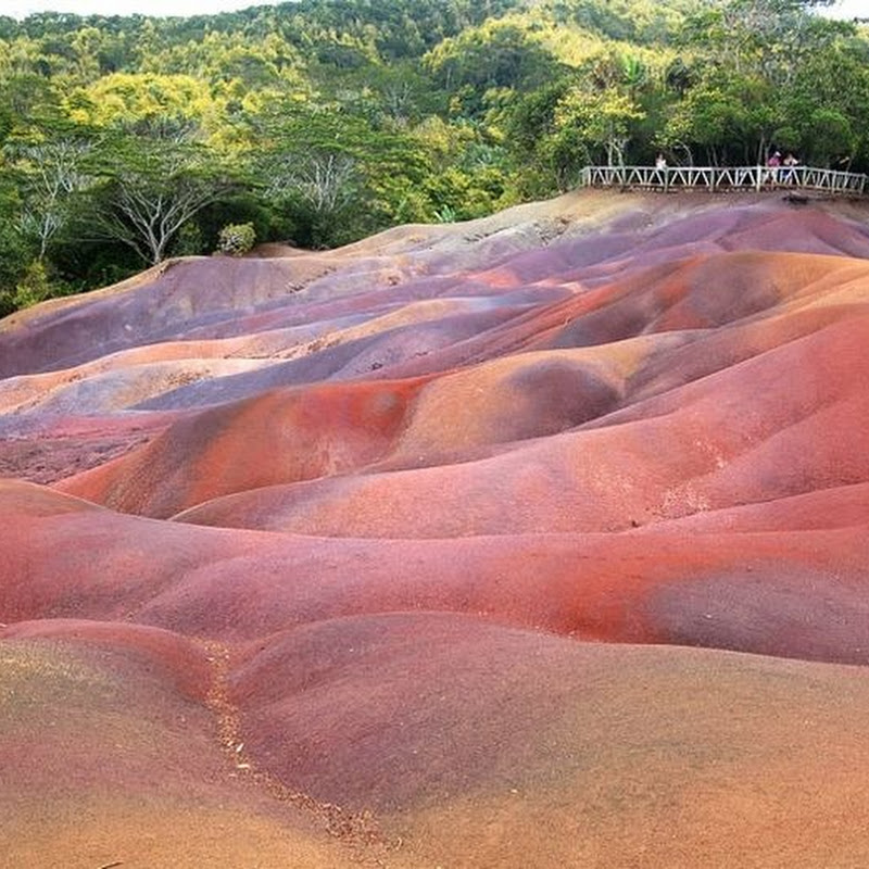 Mauritius: Seven Coloured Earths - TravelAndLook