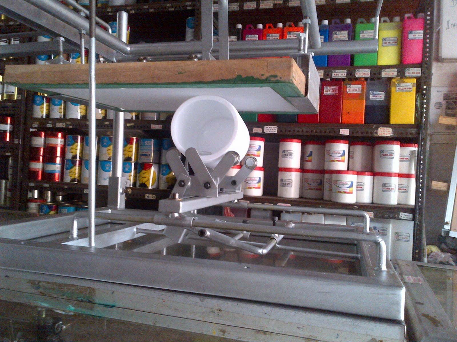 ALADIN SPS TOKO SABLON JAKARTA (INDONESIA): Meja sablon bulat.