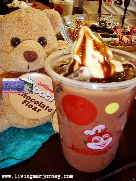 Woman In Digital: Beat The Heat With Jollibee Floats!