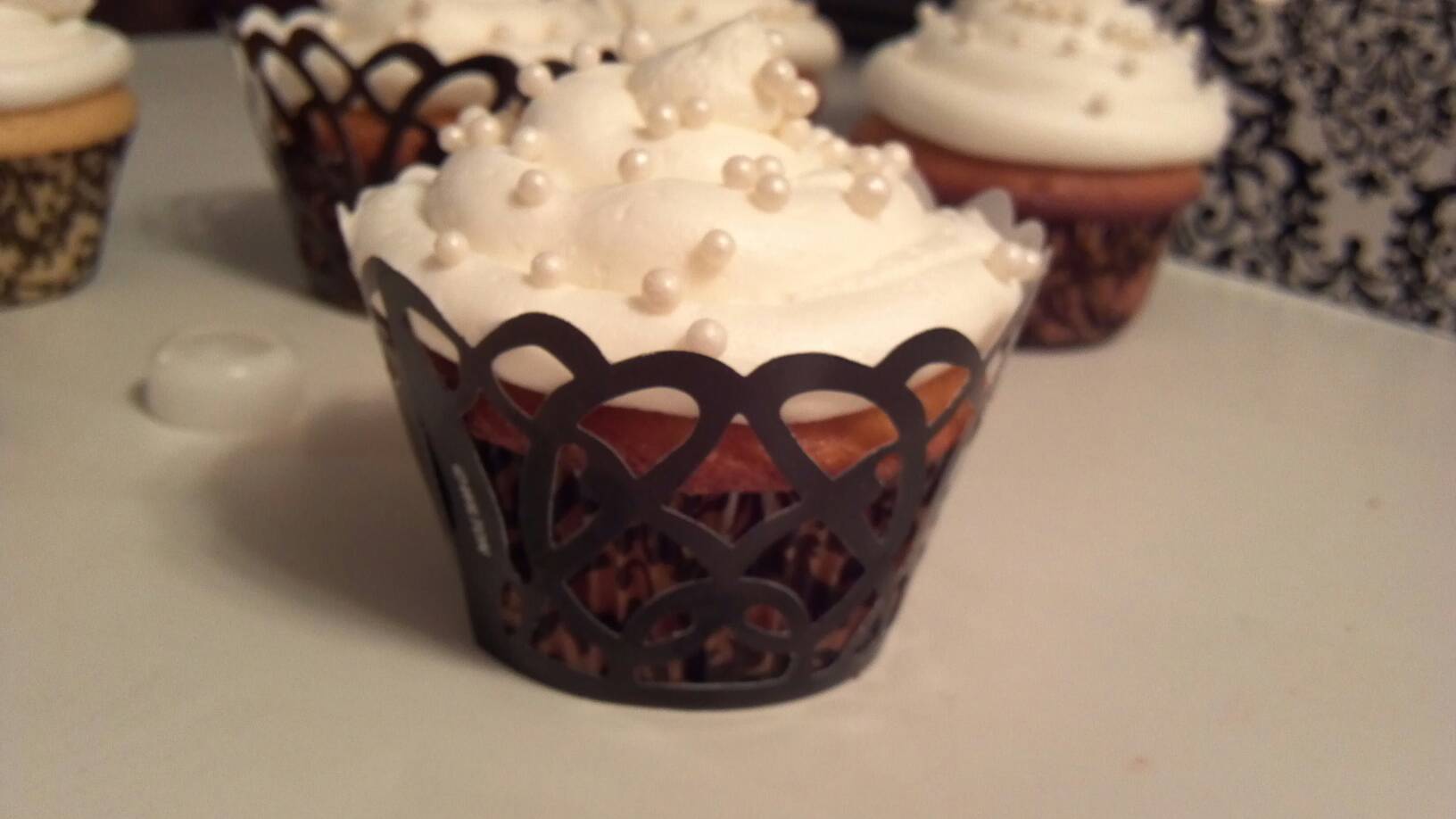 Christi's Cookie Corner: Simple Elegant Cupcakes